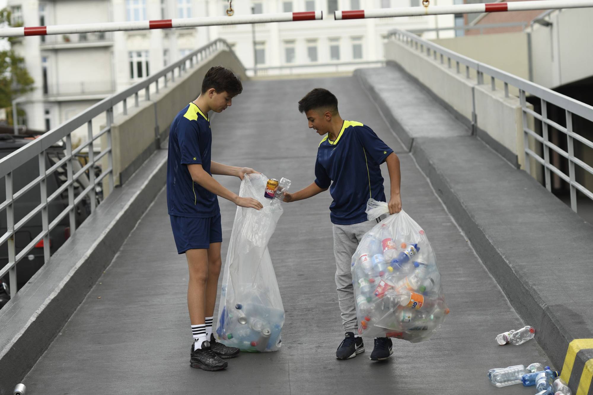 School Fundraising with Deposit Return Schemes | TOMRA