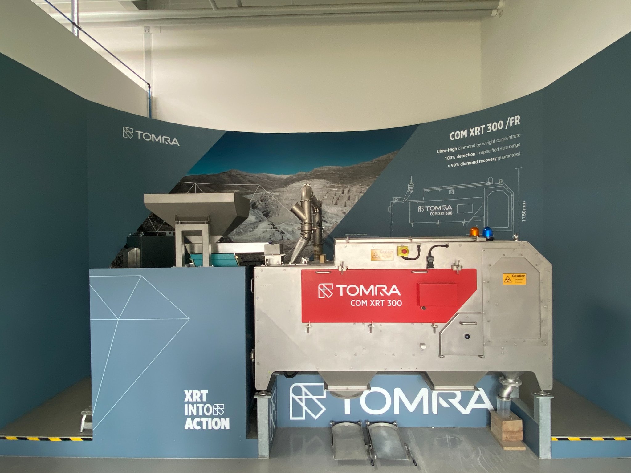 TOMRA Unveils Diamond Recovery Sorter at Electra | TOMRA