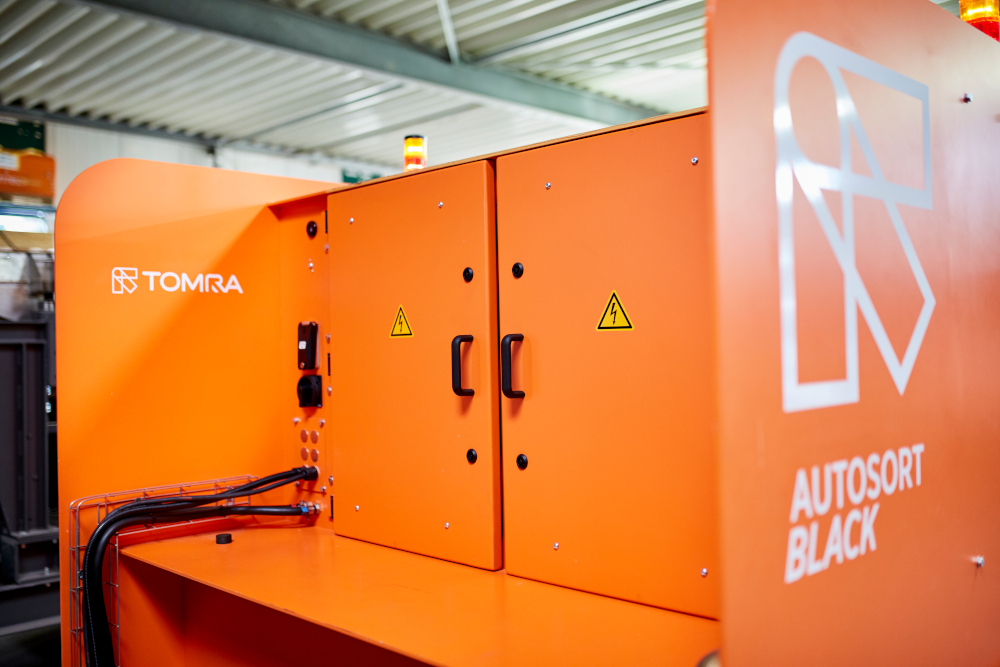 AUTOSORT™ BLACK: Advanced Sorting for Black Plastics | TOMRA
