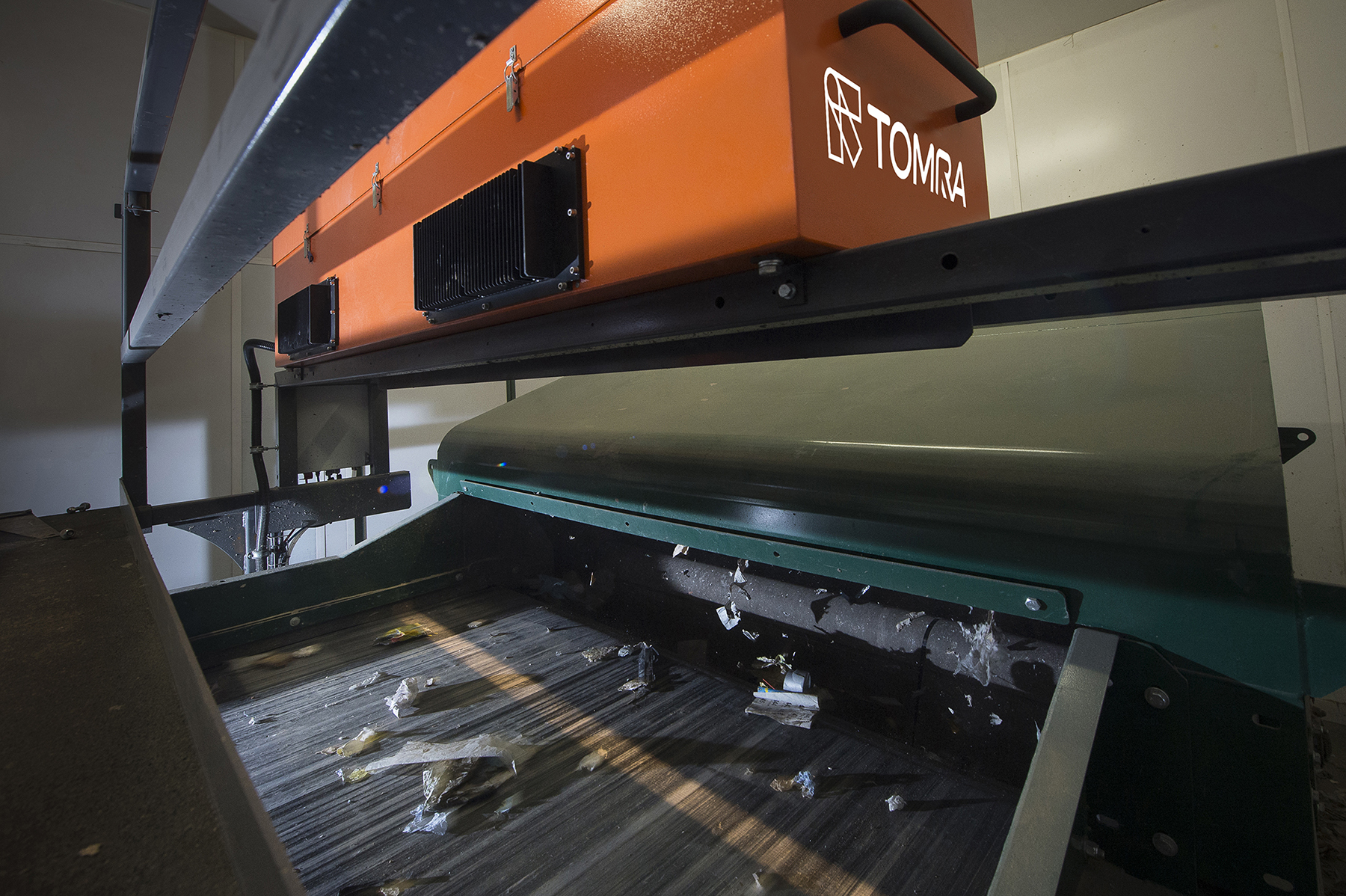 Biffa upgrades its MRF with TOMRA's sensor-based sorting technology | TOMRA